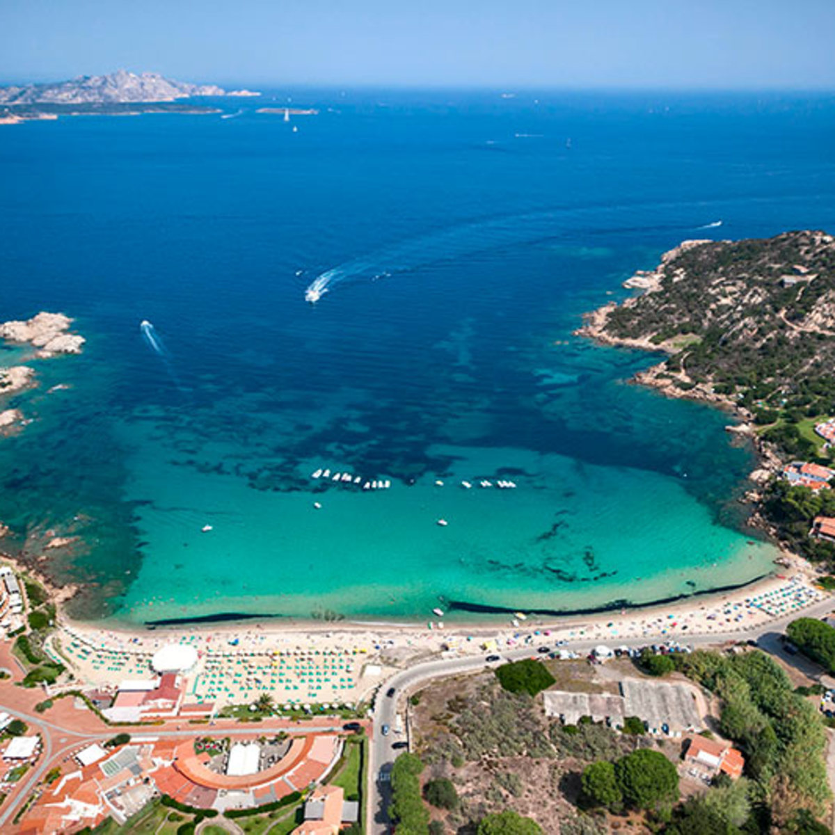 Baja Sardinia: il perfetto equilibrio tra mare cristallino, relax e ...